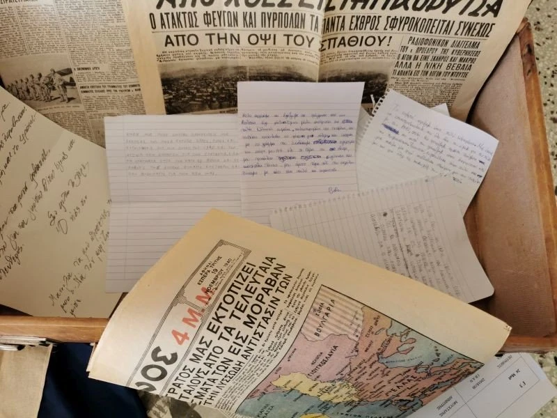 Έπος του 1940: Η «Βαλίτσα του Στρατιώτη» ανοίγει μπροστά στους μαθητές ...