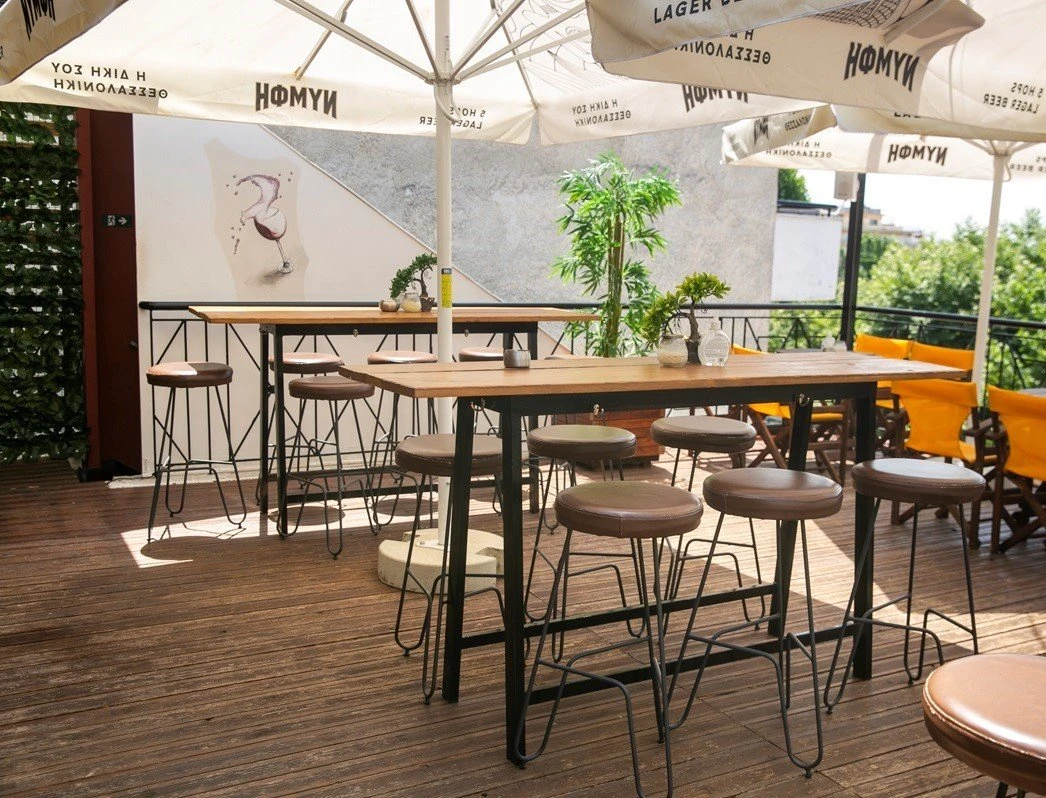 Mansion Bar: Το απόλυτο στέκι της Νεάπολης