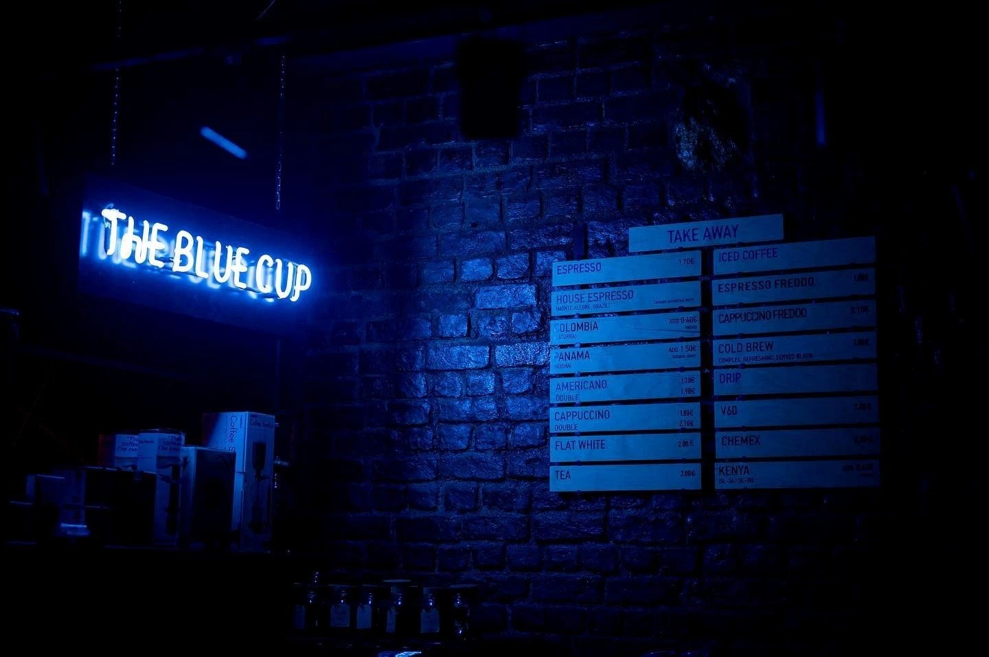 Το The Blue Cup Creative Bar επέστρεψε ανανεωμένο