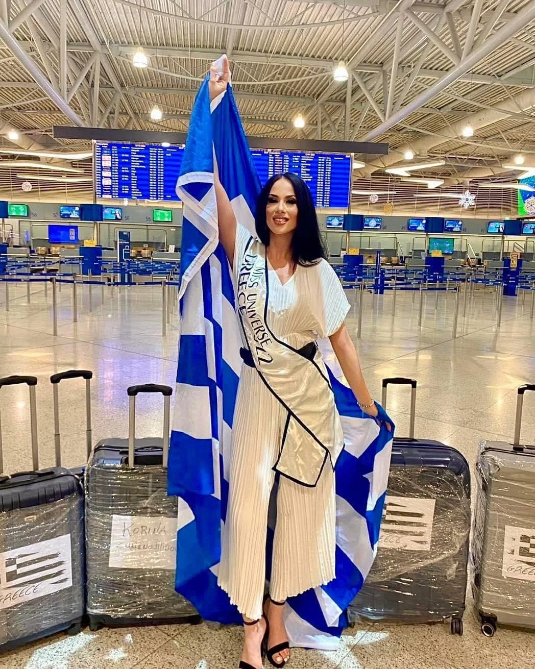 Μις Υφήλιος: Η Βεροιώτισσα Κορίνα Εμμανουηλίδου θα εκπροσωπήσει την ...
