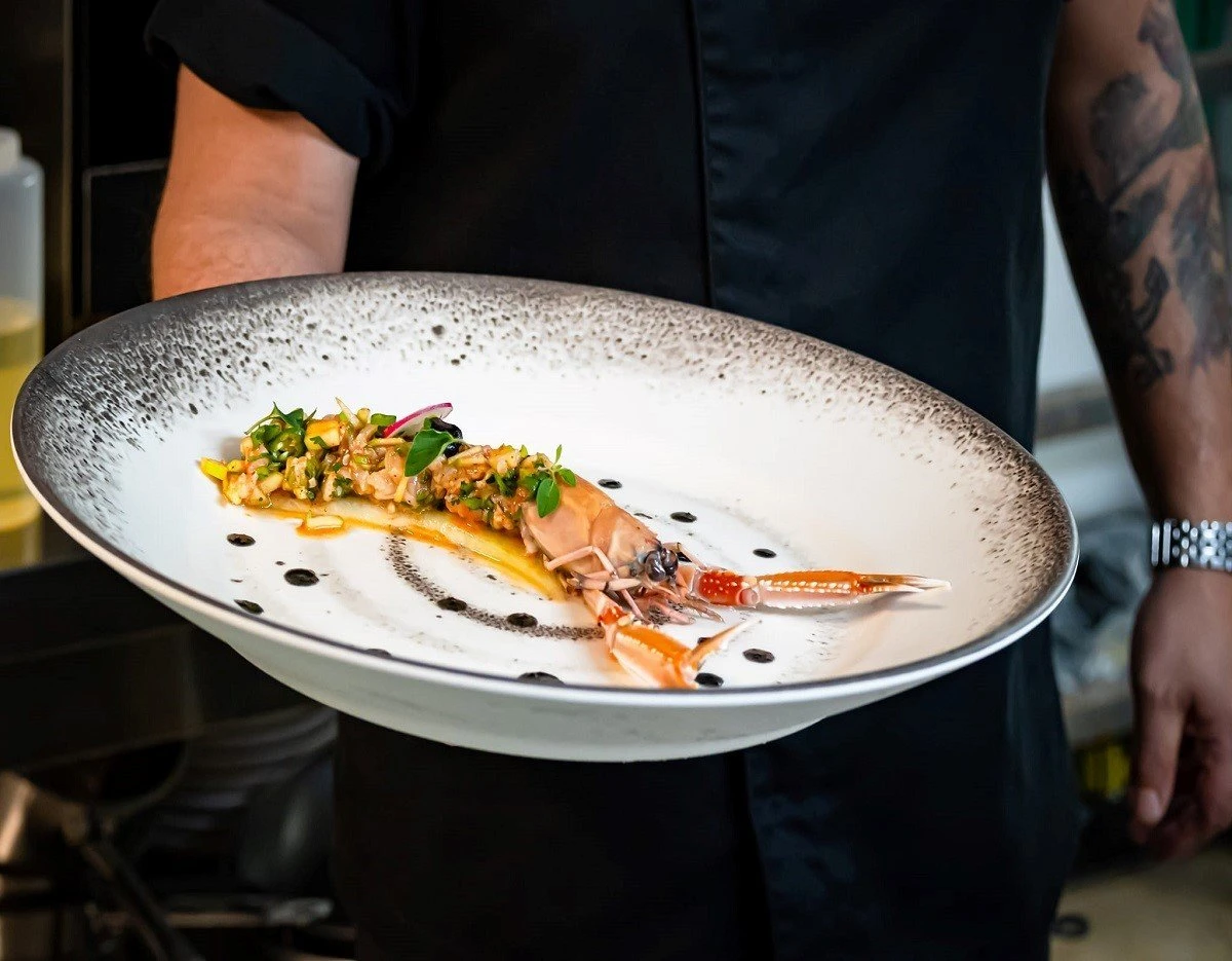 «Bakalis Restaurant»: Ένα γαστρονομικό διαμάντι που σερβίρει τόλμη και ...