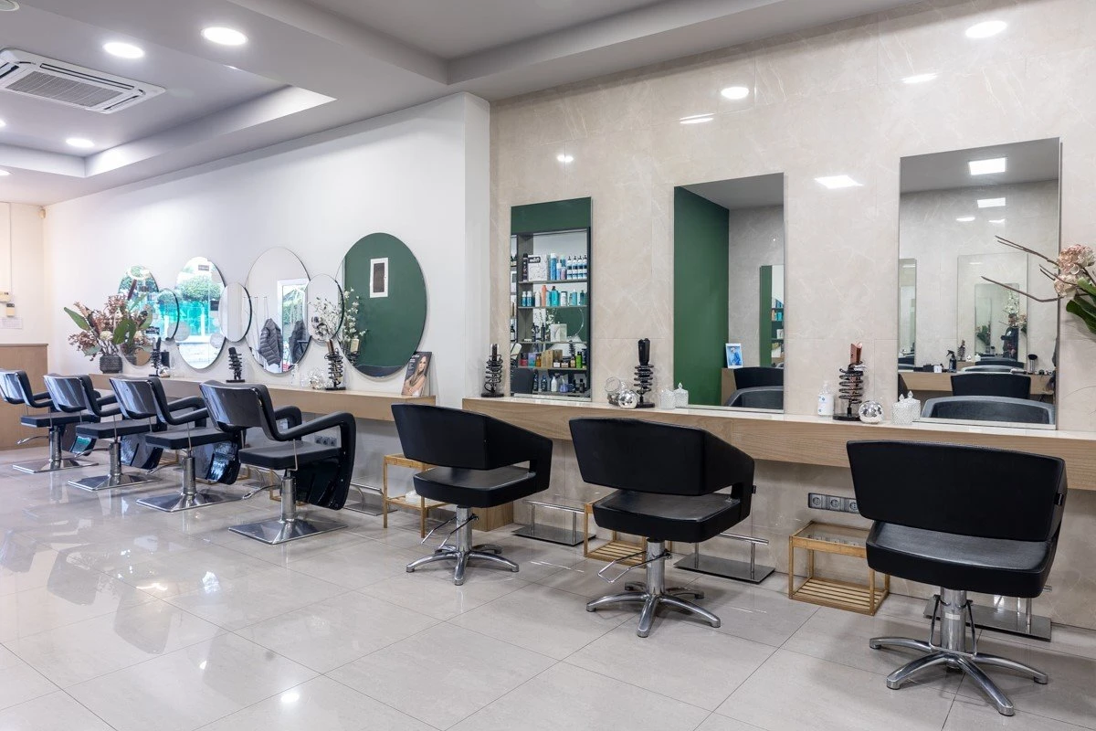 Αφιέρωμα: Best of Beauty 2025 | 20 από τα καλύτερα κομμωτήρια και ...