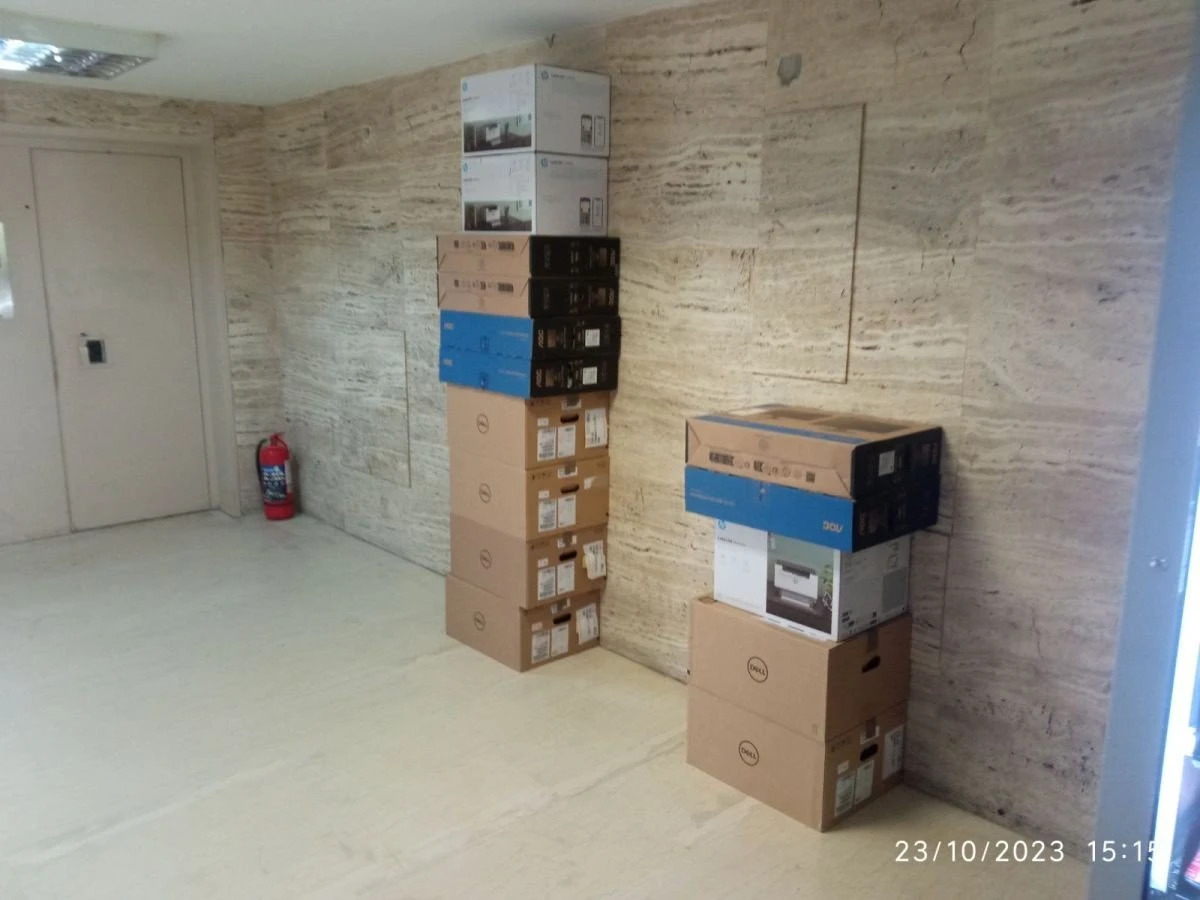 Το ΙΝΕΔΙΒΙΜ παρέδωσε καινούργιους υπολογιστές και εκτυπωτές στις ...