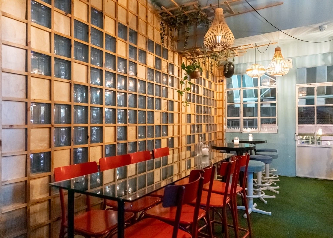 Wonderwall Fun Bar: Ένας μοναδικός και εντυπωσιακός πολυχώρος για ...