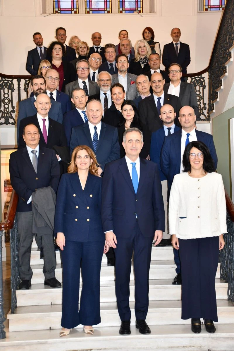 Οι πρόξενοι των ξένων χωρών στη Θεσσαλονίκη έκοψαν την πίτα τους στο ...