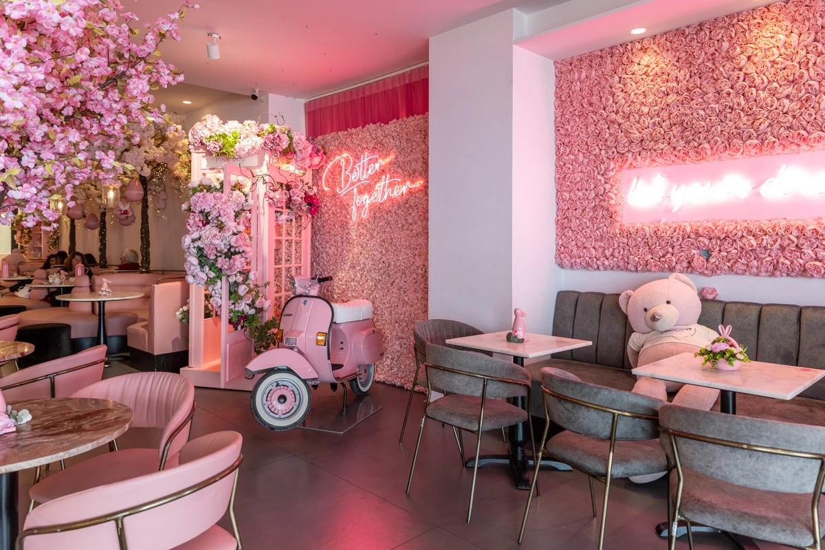 Pink Dot café: Ένας ροζ instagrammable «Παράδεισος»