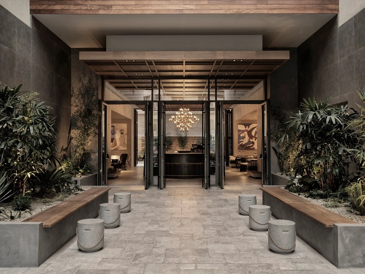 Ennea: To Rooftop bar της πόλης με τη θέα των 360° στην οροφή του ...