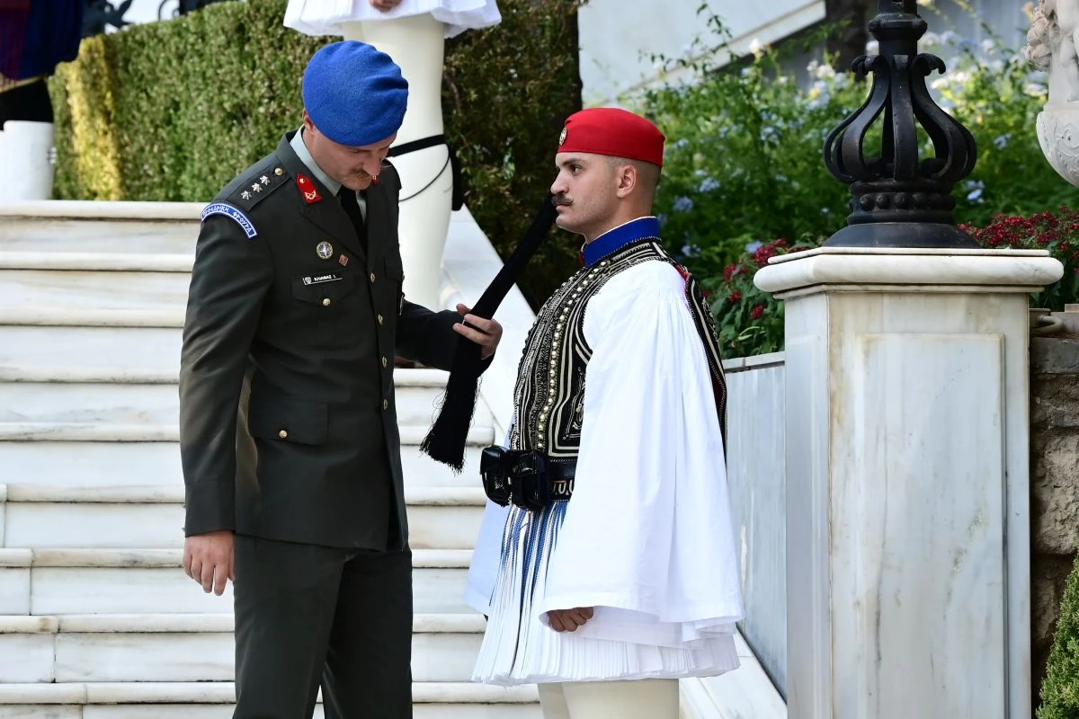 Οι παρουσίες και τα «πηγαδάκια» στη δεξίωση για τα 50 χρόνια από την ...