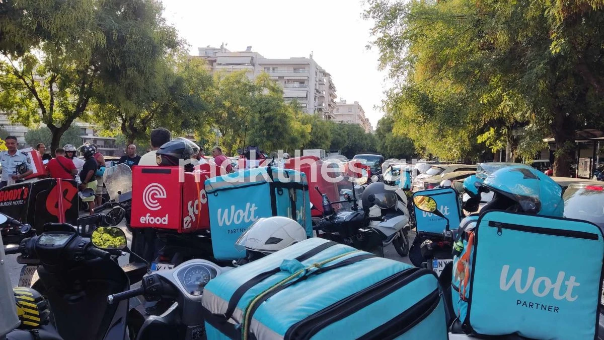 Κοινή μοτοπορεία των εργαζομένων σε Wolt και Efood στη Θεσσαλονίκη – «Δεν θα κάνουμε πίσω» λένε ...