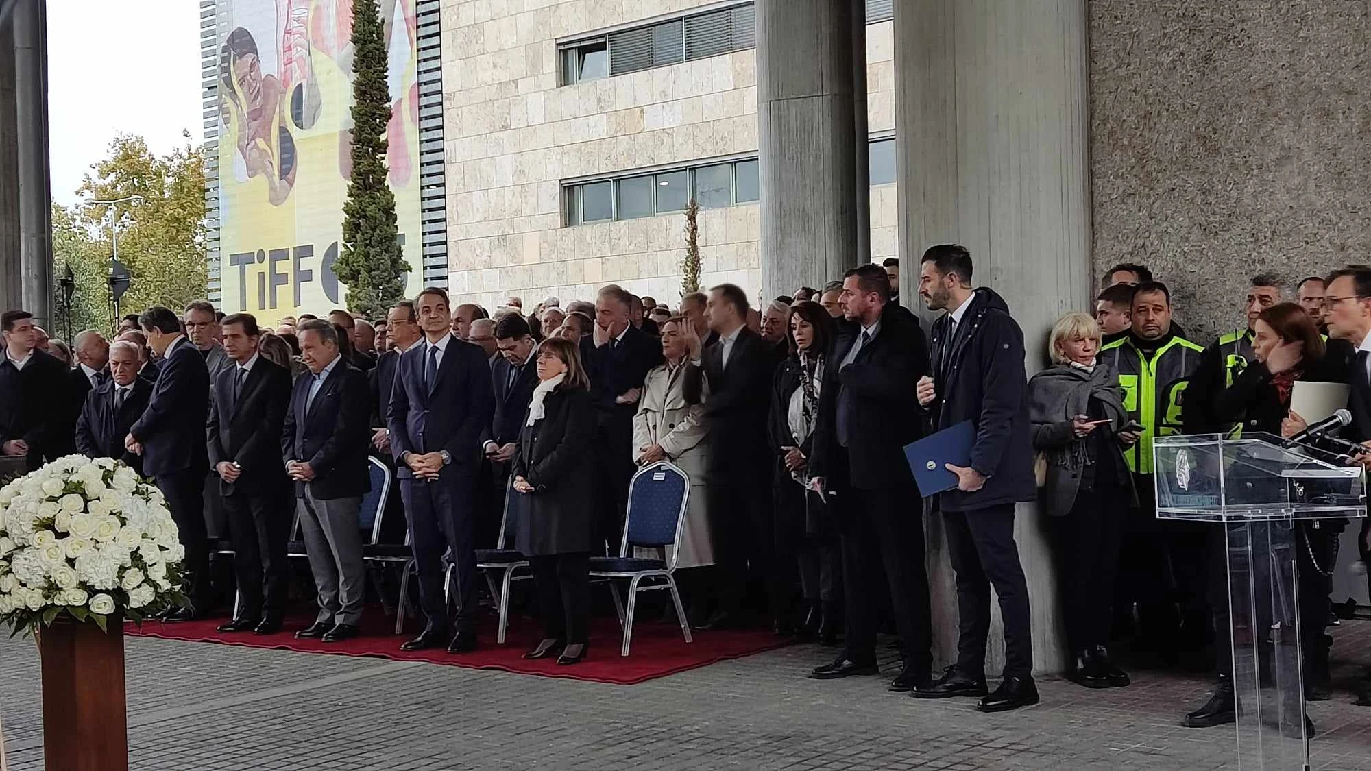 Σύσσωμος ο πολιτικός κόσμος στην κηδεία του Γιάννη Μπουτάρη ...