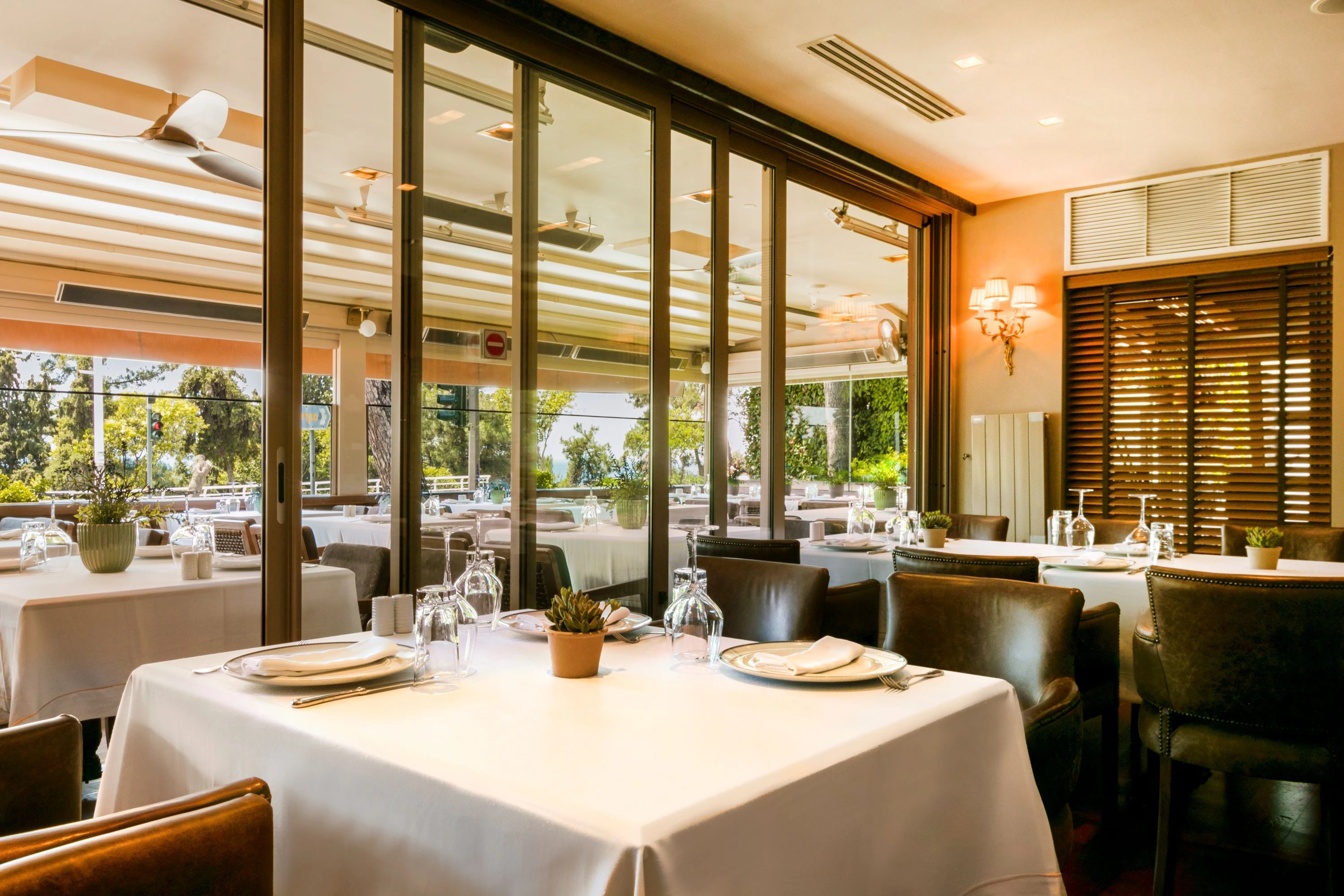 «Μαύρη Θάλασσα» στην Καλαμαριά: Ένα διαχρονικό εστιατόριο πρωτοπορεί με ...