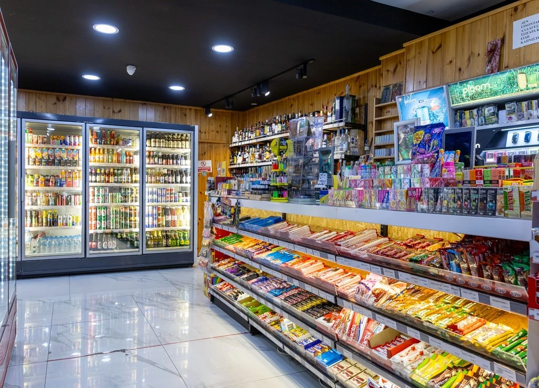 Bat Store: Ένα… σημείο αναφοράς στα ανατολικά της πόλης | Metro – Στάση ...