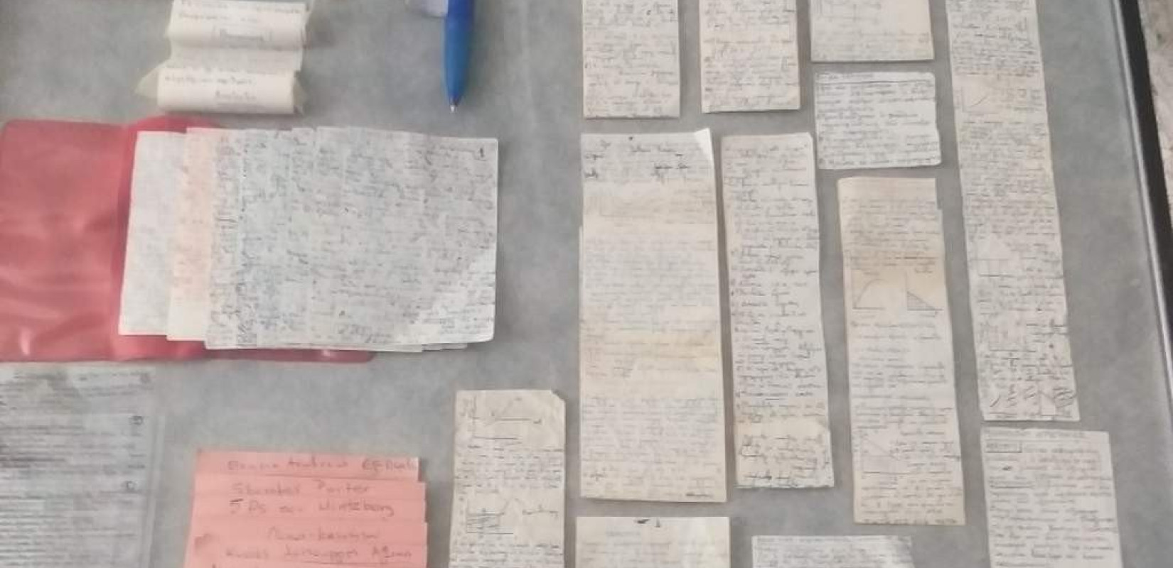 Θεσσαλονίκη: "Σκονάκια" - έργα τέχνης σε προθήκες του ΑΠΘ