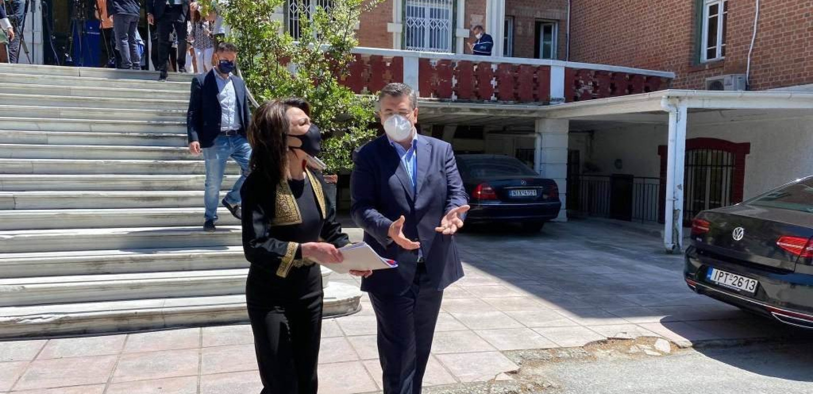 Η συνάντηση Αγγελοπούλου- Τζιτζικώστα, η βόλτα στους κήπους της ...